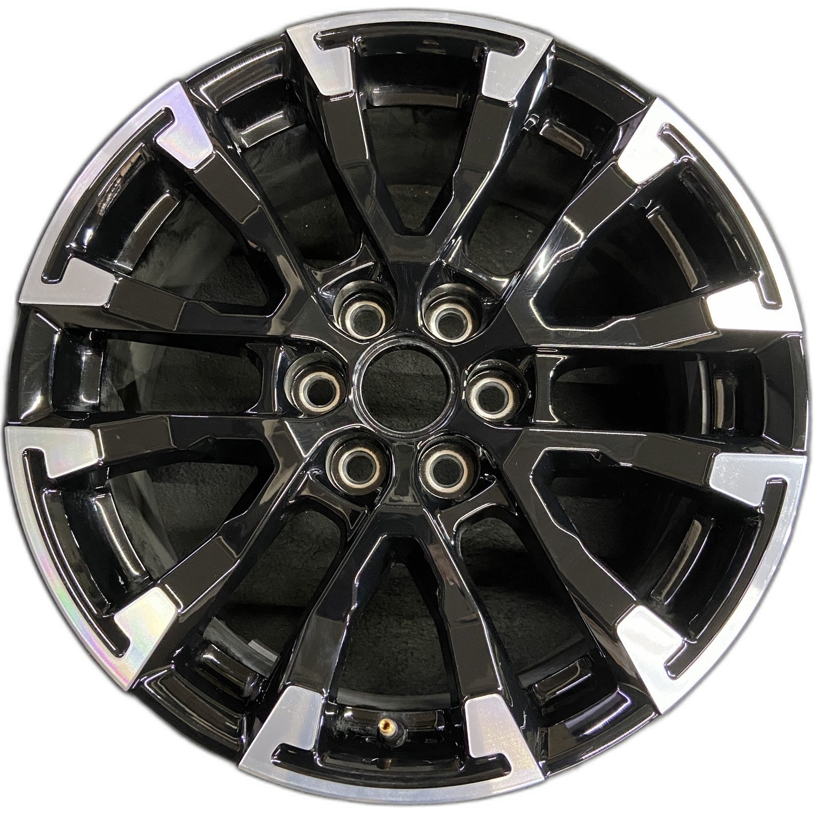 Chevrolet MACHINED BLACK TRAVERSE OEM 2024 R or V 84886617 5th digit ...