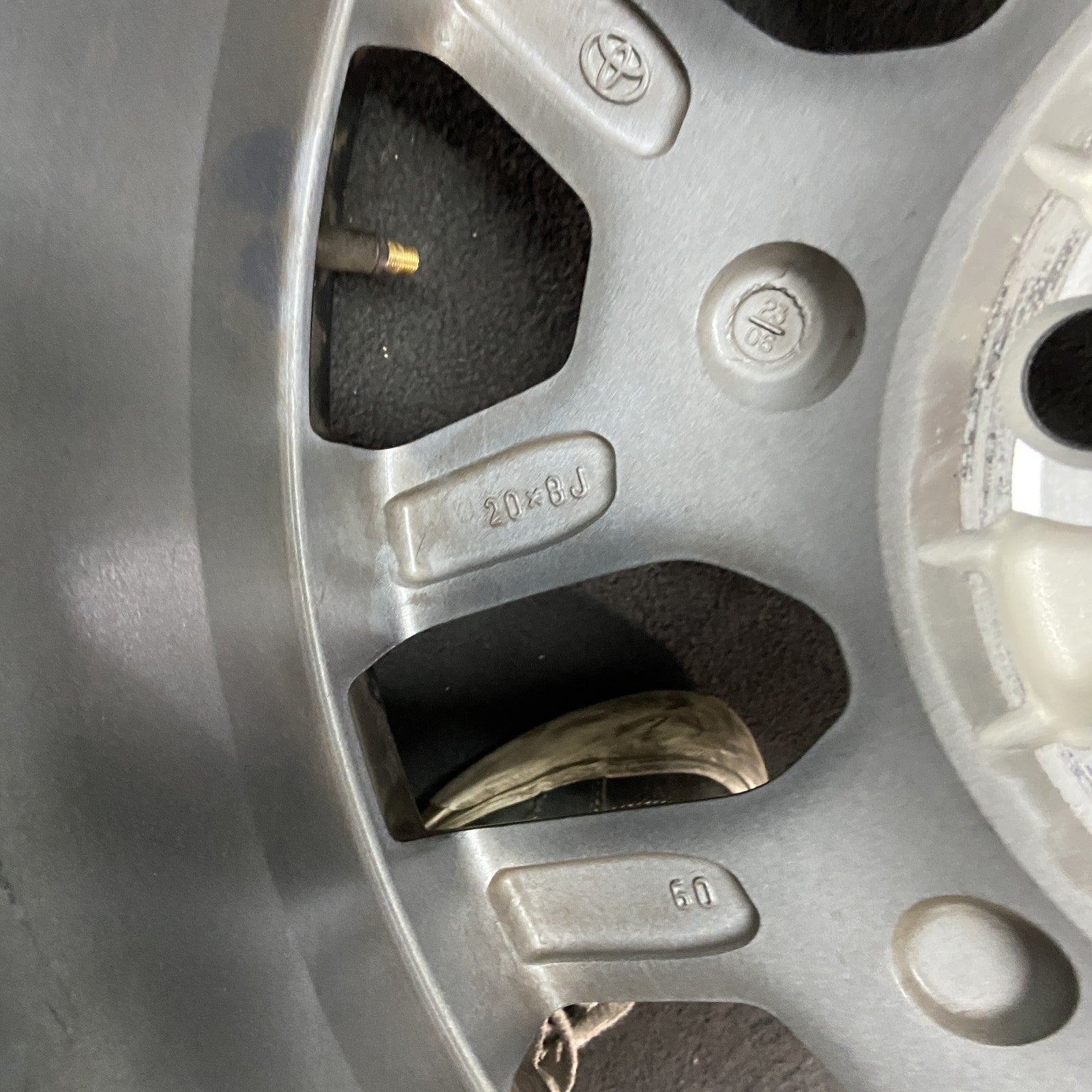 Toyota CHARCOAL TUNDRA SEQUOIA OEM Wheel 20x8 2023 426110C310 6 Y spoke ...